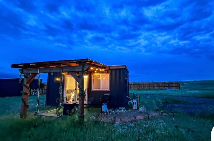 Charming Tiny Home Getaway - Colorado Springs, CO
