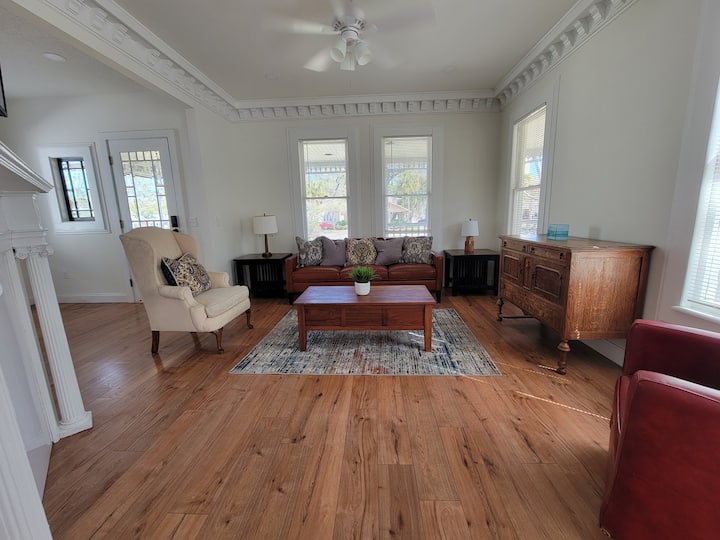 Spacious Historical Home! Steps To Downtown! - Daytona Beach, FL