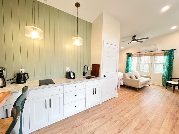 Bright & Airy Modern Tiny Home - Atlanta, GA