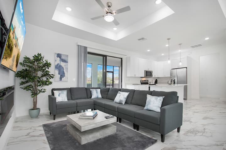 Solana Oasis Vacation Home - Lehigh Acres, FL
