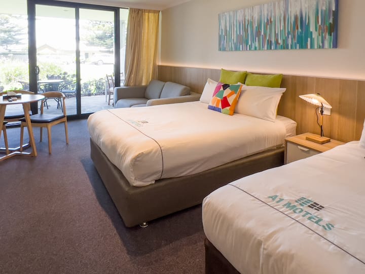 Newly Renovated Twin Room Closed To Town Center - Port Fairy