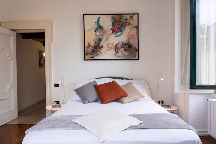 Suites Per 4 Persone Al Centro In Palazzo Storico - Salerno