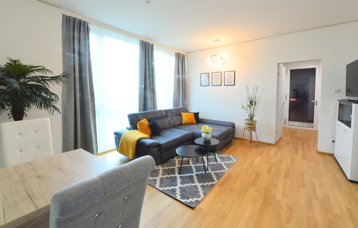 Skyscraper Feeling With Parking - Bécs