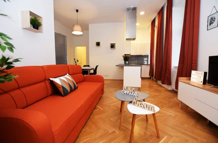 Pragueforyou - Modern 2 Bedroom Apartment For 6 - Praga