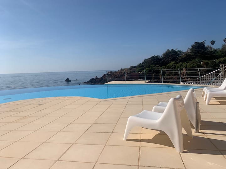 Studio Pieds Dans L'eau Piscine Chauffée Accès Mer - Agay