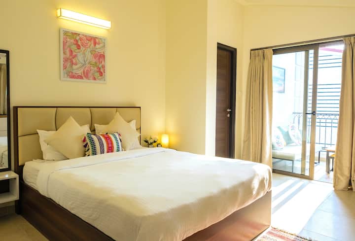 Palm Views At Baga Beach:free Wi-fi, Pool, Parking - Goa