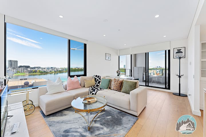 Modern 2br Apt | Homebush Bay Views | Parking - Ryde