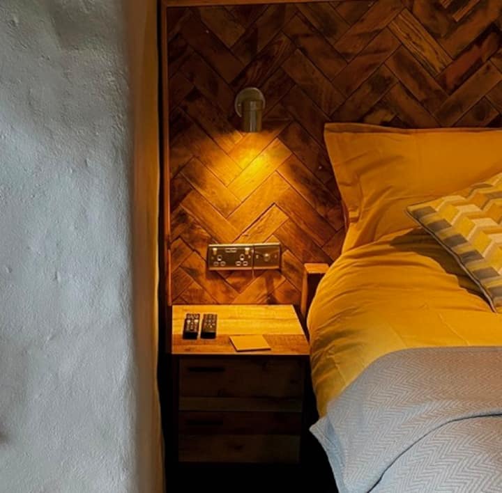 Dulse - A Uniquely Quaint Room With Rustic Feel. - Solva