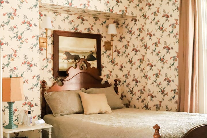 The Hideaway At Sycamore Farm - Terre Haute, IN