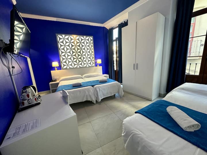 Céntrica Habitación Triple - Granada, Spain