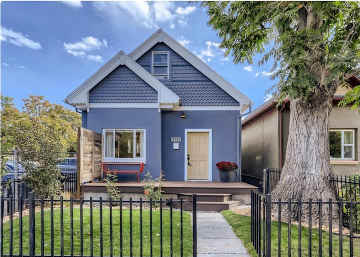 Blue Beatrice - Centrally Located Historic Home - Denver, CO