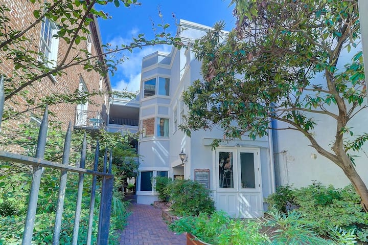 Condo In Prime Location Downtown - Charleston, SC