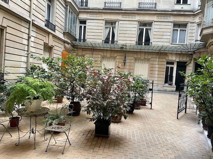 2 Capsule Studios At Champs-élysées - Paris