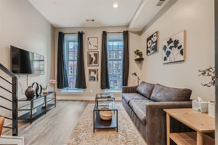 Upscale Condo/ National Aquarium - Baltimore, MD