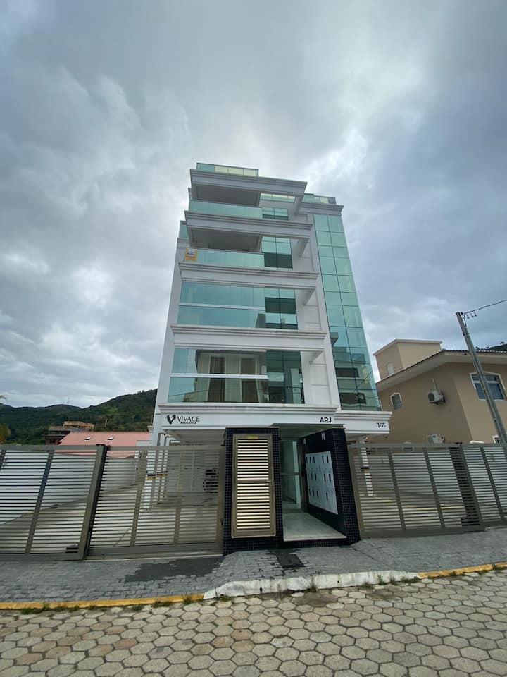 Apto Com Piscina A 180m Do Mar - Governador Celso Ramos