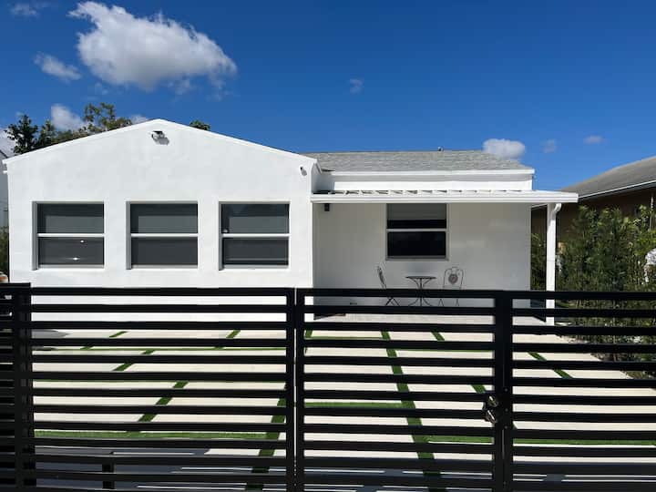 Casablanca Model City - North Miami, FL