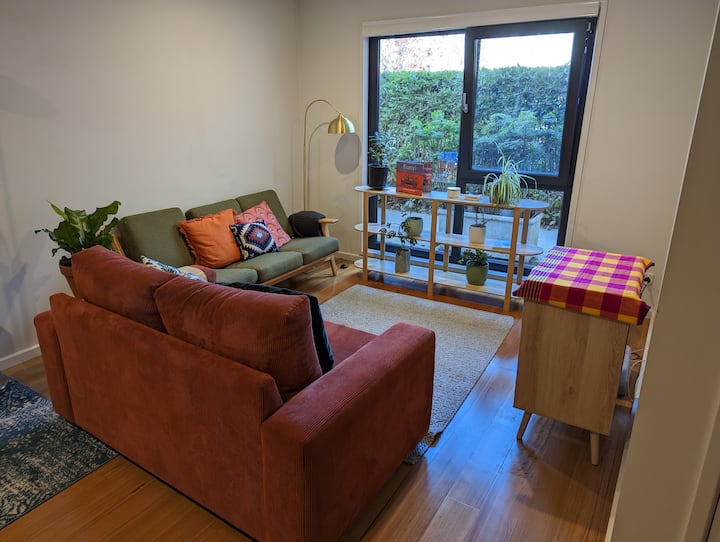 Lyneham Stay With Pool And Pub Nearby - Canberra