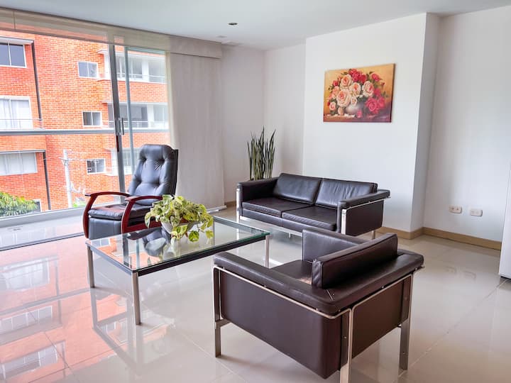 Apartment With Large Balcony, Sector Estadio - Medellín