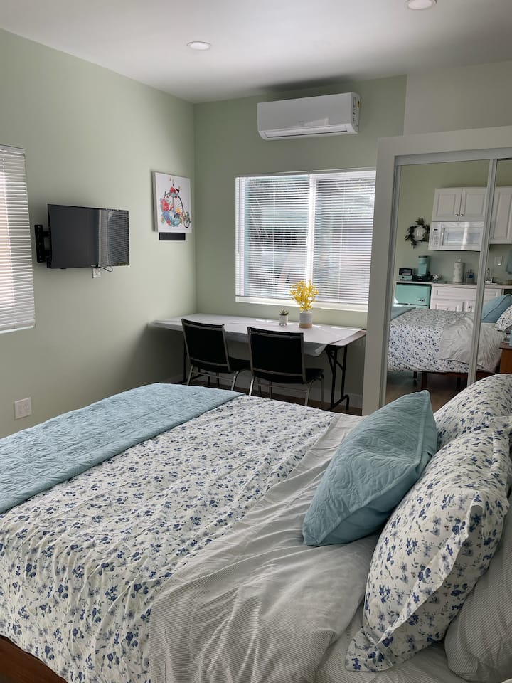 Chic Melrose Hideaway - Walk To Shops And Cafés! - Los Angeles, CA