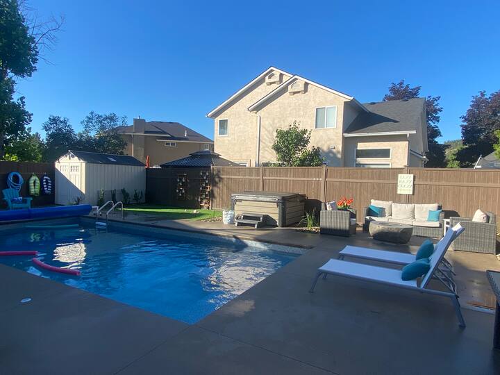 Great Vacation Home W Salt Pool (Licensed) - Kelowna