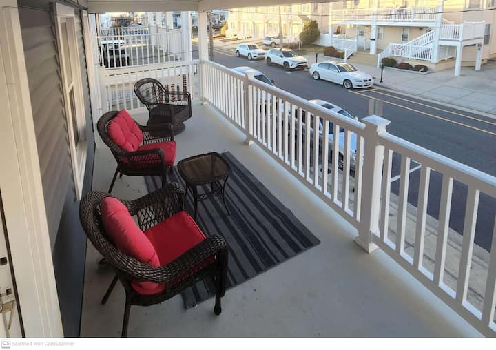 Second Floor, 3 Bdr, 1.5bath, One Block Away Beach - Wildwood, NJ
