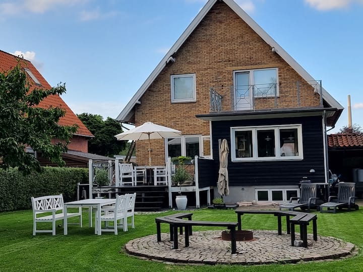 Unik Kælderlejlighed Med Adgang Til Have - Odense