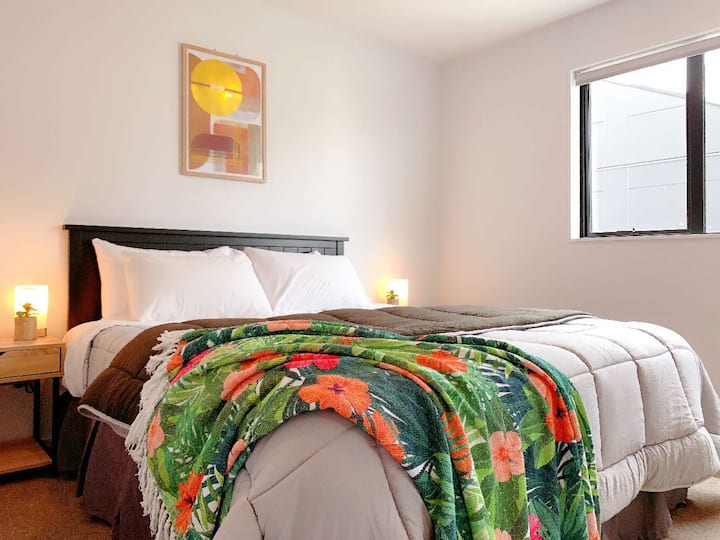 Free Parking! Welles St City Haven - Christchurch