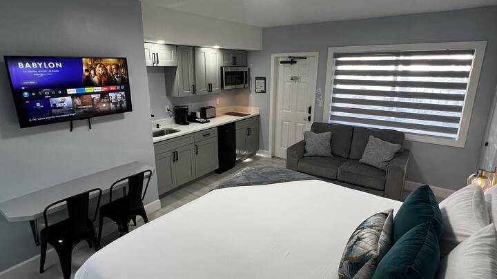 2 Br Suite Upscale Beachside Boutique Hotel - Daytona Beach, FL
