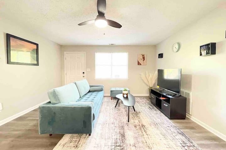 Spacious Athens Retreat Near Uga & Downtown - Athens, GA
