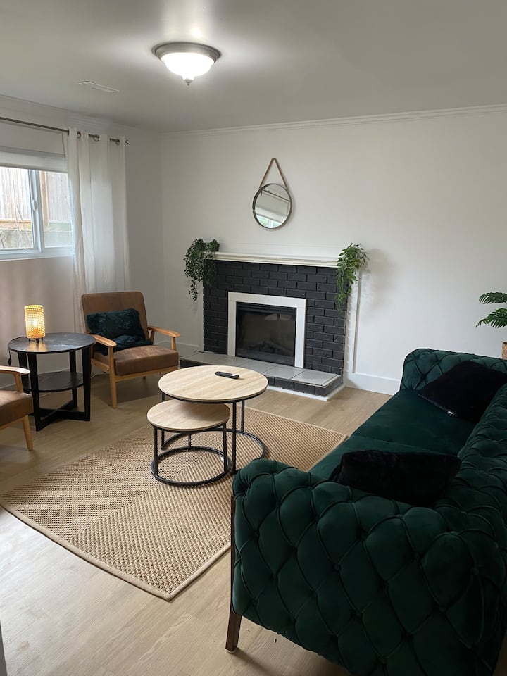 Downtown Two Bedroom Retreat! - サンシャイン・コースト・リージョナル・ディストリクト