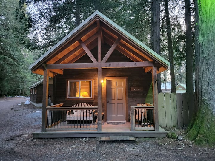 Spruce Cabin @ Mounthaven Resort - Ashford, WA