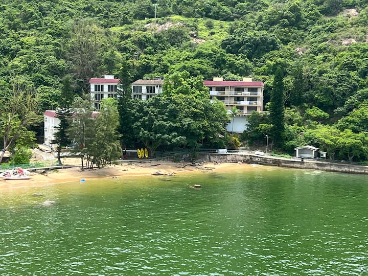 Unique Secluded Beachfront Getaway (Room) - Hong Kong