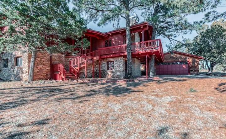 Elk's Red Cabin - Ruidoso, NM