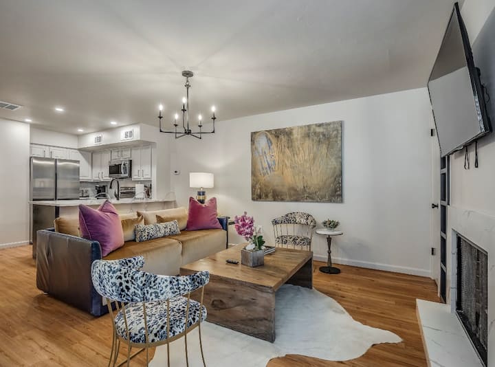 Posh Condo With Pool! - Oklahoma City, OK