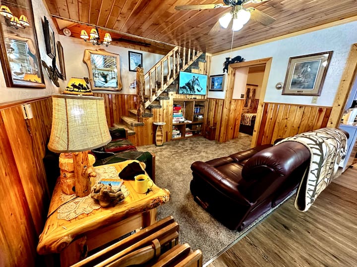 Fort Aspen Cabin+ac+wifi+20 Min To Yellowstone Np - Island Park, ID