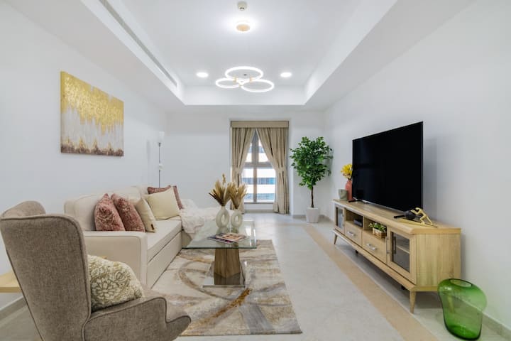 Chic 1 Br In Iconic Princess Tower With Sea Views! - Dubai