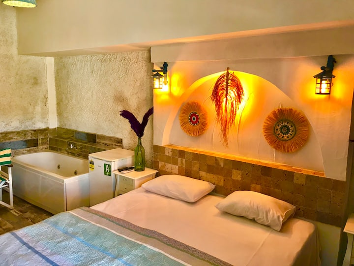 Bahçe Katı Balkonlu Jakuzili Oda - Mordoğan