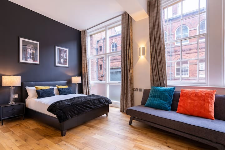 Spacious City Centre Studio Apartment - Sheffield