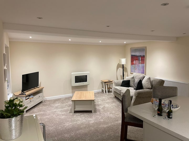 Flat 1 - Y Sgwar Restaurant - Beddgelert