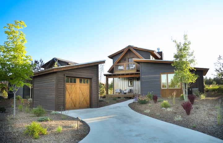 Luxury Cottage At The Wilderness Club - Eureka, MT