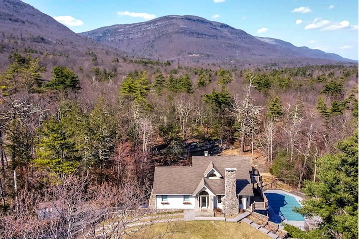 Saugerties Family Friendly Heated Pool + Hot Tub - Woodstock, NY