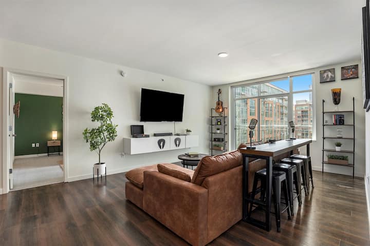 Juke Joint Denver! Downtown 2bd/2bth 6max King Bed - Denver, CO