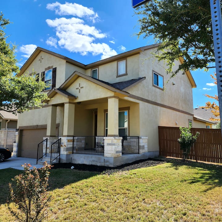 Tx Size Family Home, Seaworld Ready, Room For 10 - San Antonio, TX