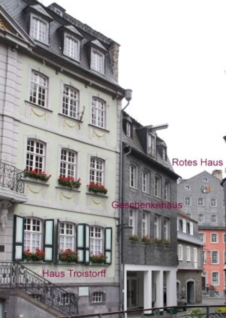 Fewo 2 Im Ehemals Geschenkehaus - Montjoie