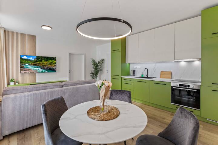 2 Br Apt Steps To Nivy Station - 布拉提斯拉瓦