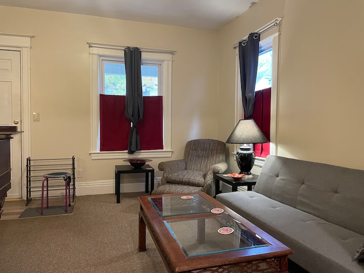 Private Ground Floor 2 Bedroom Apartment - Rochester, NY