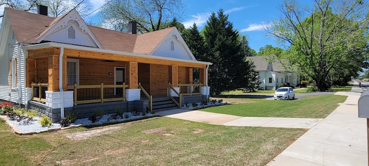 Renovated Beauty Close To Echo Park - Hampton, GA