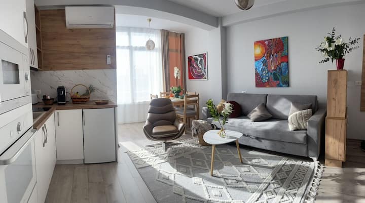 Tirana Sunlight Apartment - Tirana