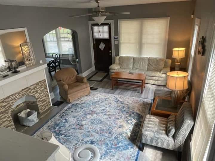 Spacious 3 Bedroom Near Ut - 托利多