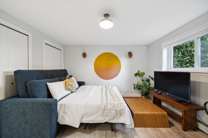 Free Street Parking/spacious 2 Bedroom/sleeps6ppl! - Vancouver